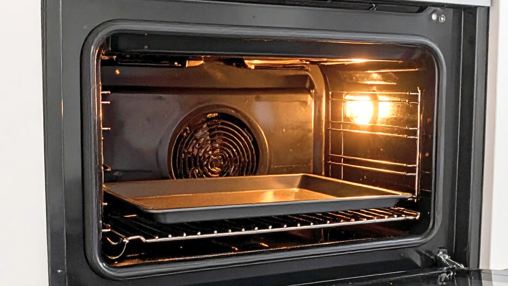 To oznacza kolor blachy do pieczenia. Mało kto o tym wie